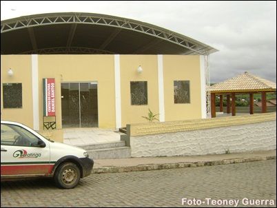 Administração Ademar Pinto dota Guaratinga de um Centro de Cultura ...