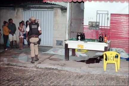 Mais de 61 mil assassinatos foram praticados no Brasil em 2016 ...