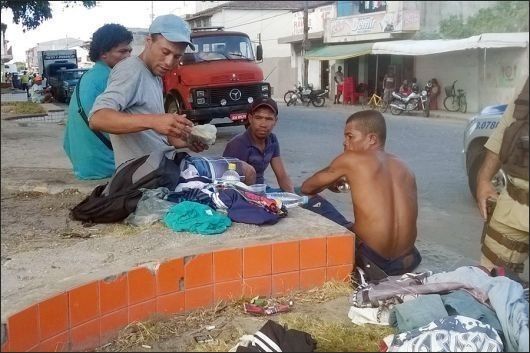 Muitas pessoas morando nas ruas | aGazeta Bahia