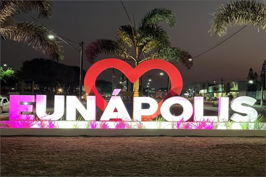 Prefeita Cordélia entrega o "Eu amo Eunápolis" | aGazeta Bahia